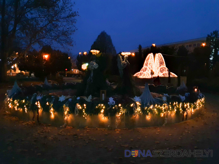 Symbol mesta sa odel do slávnostného rúcha | Dunajskostredský