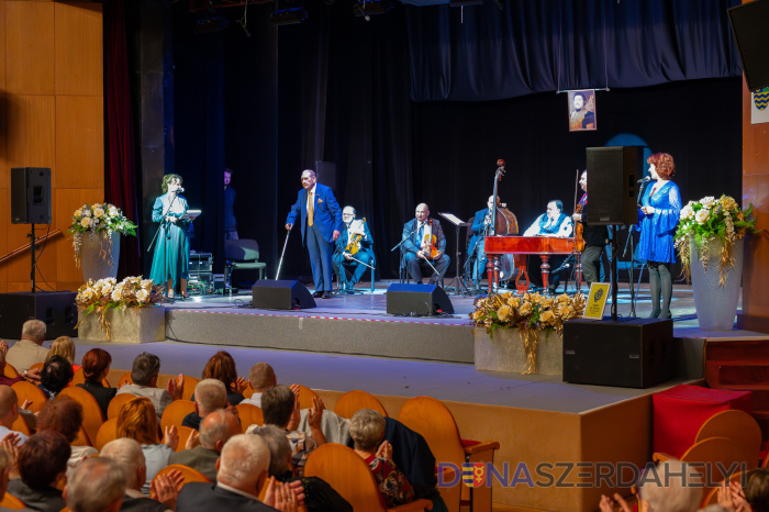 János Bihari je tu s nami dodnes, jeho hudba znie, jeho posolstvo žije ...